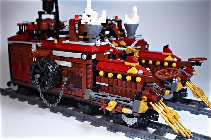Bricker - LEGO MOC - Royal armoured train of Blackferrum's army